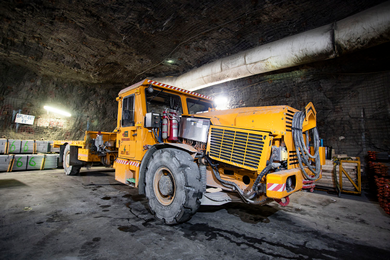 DT5 EV DECK TRUCK - MacLean Engineering
