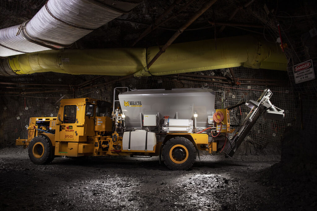 CAMIÓN MEZCLADOR DE CONCRETO TM3 EV - MacLean Engineering